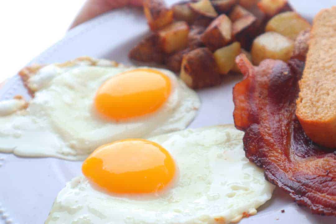 Easy Sunny Side Up Eggs - The Best Staple - 1898 Mama